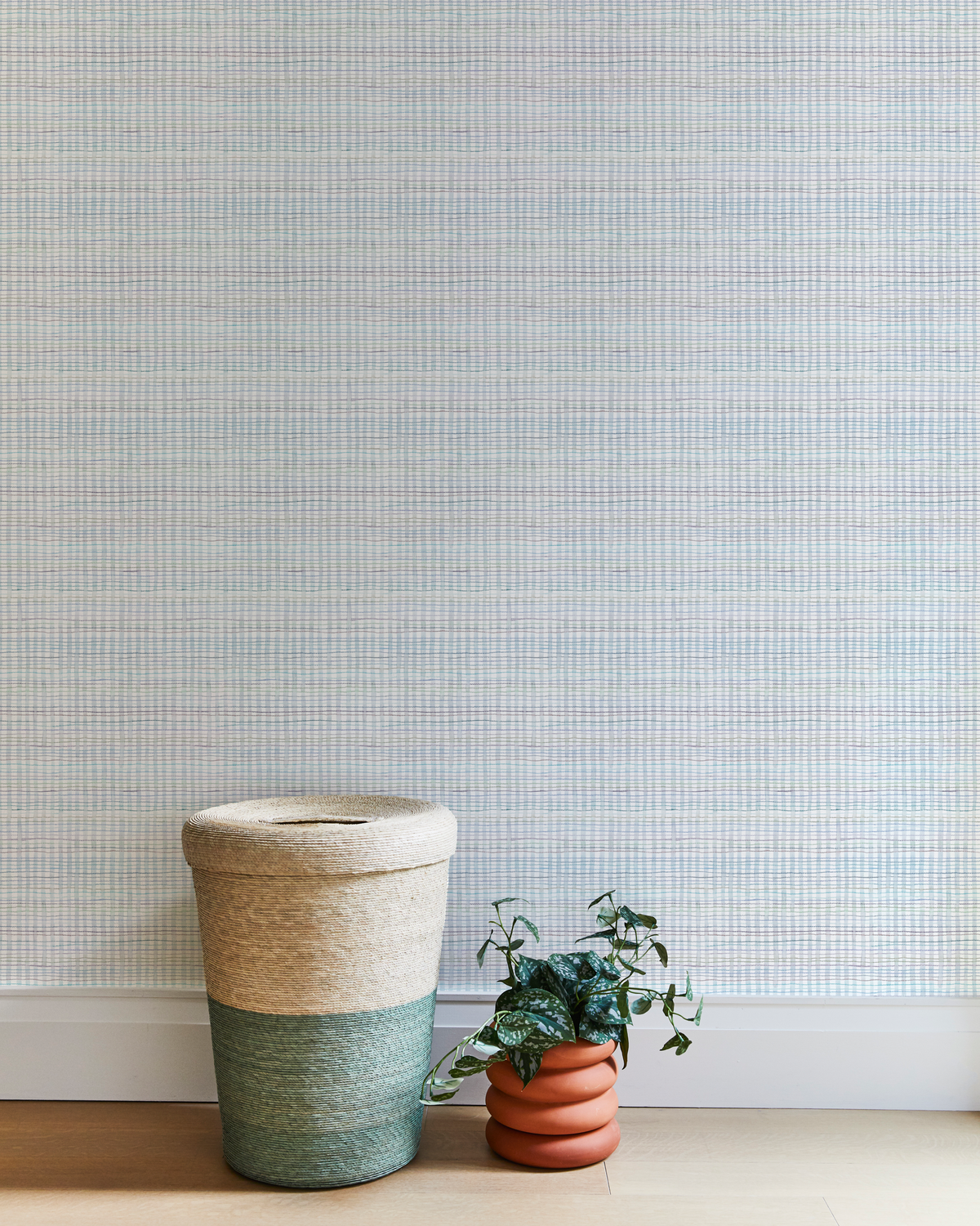 Picnic Wallpaper in Multi-Light Blue